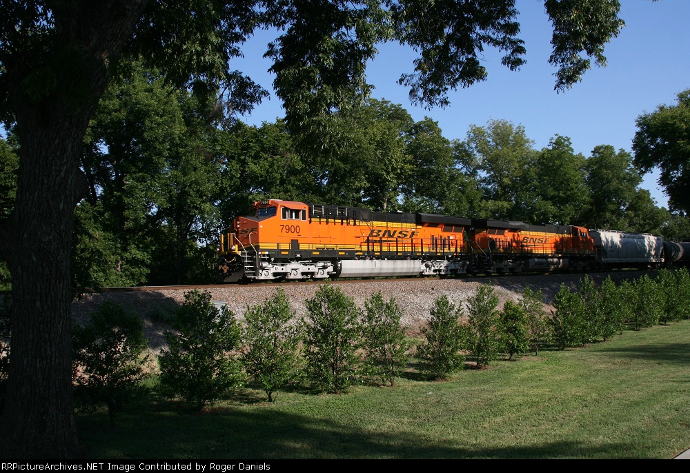 BNSF 7900